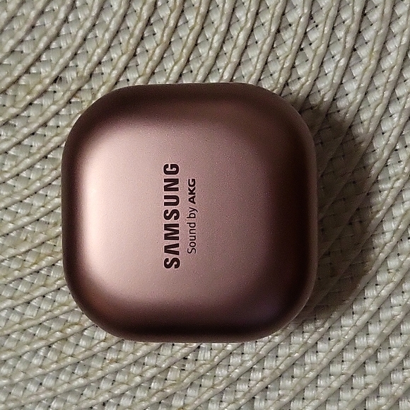 Samsung | Headphones | Samsung Galaxy Buds Live | Poshmark